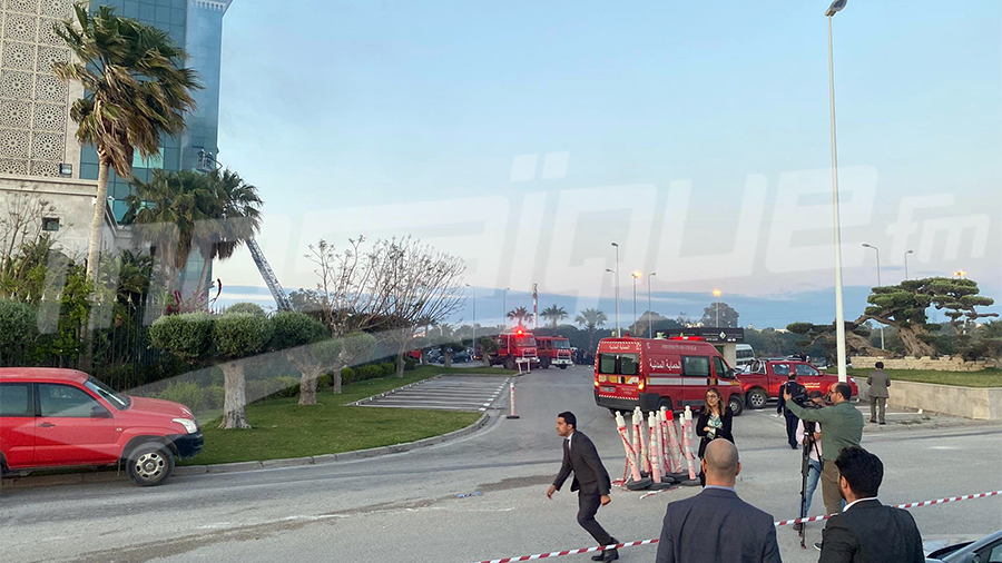 Le Kram: Incendie au siège de la banque Zitouna | Mosaique FM